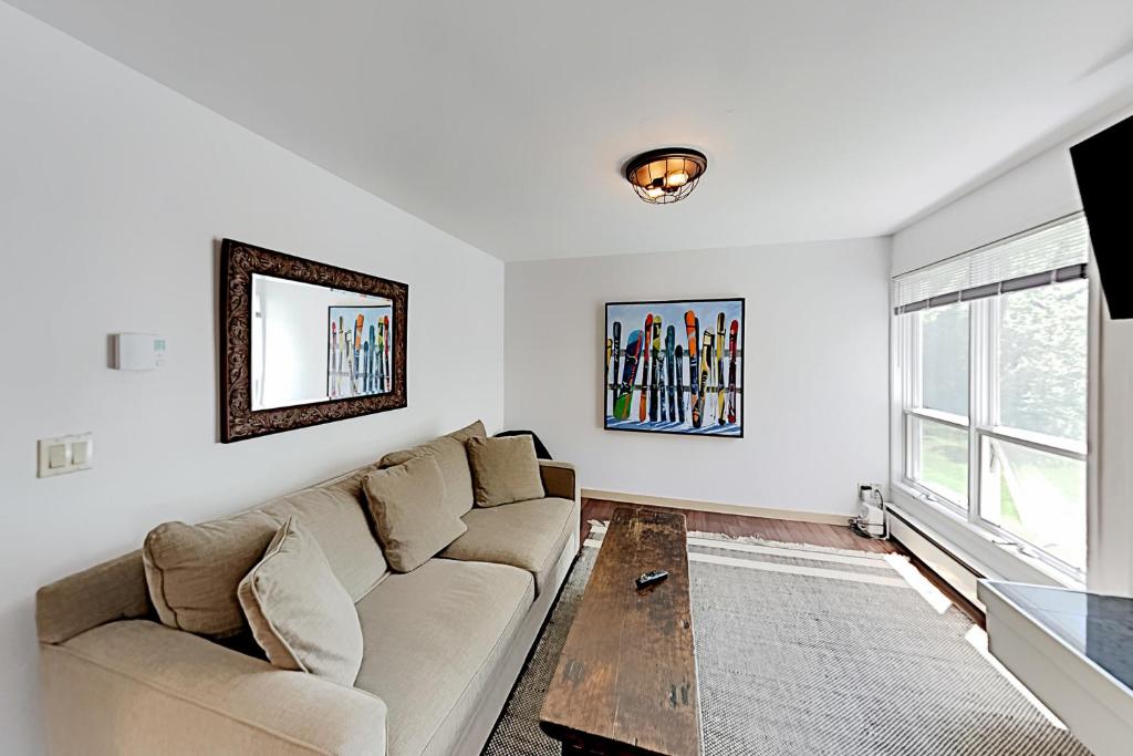 Alpine Escape, Edwards (updated prices 2025)