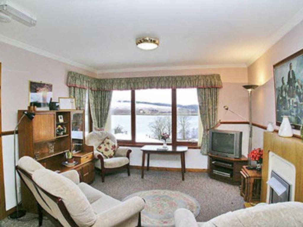 Camusrory Accommodation - PicturesOfEngland.com