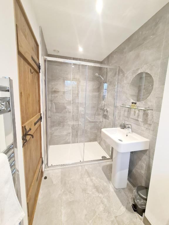 The Harvard Inn, Stock (updated prices 2025)