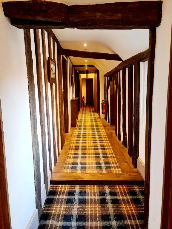 The Harvard Inn, Stock (updated prices 2025)