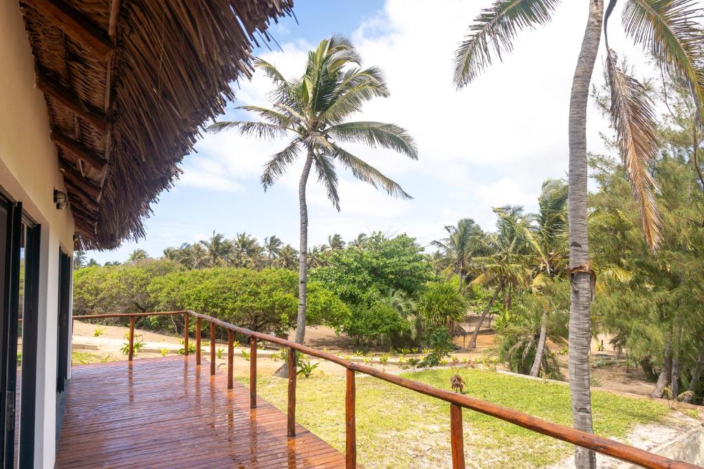 Kumba Lodge, Praia do Tofo (updated prices 2025)