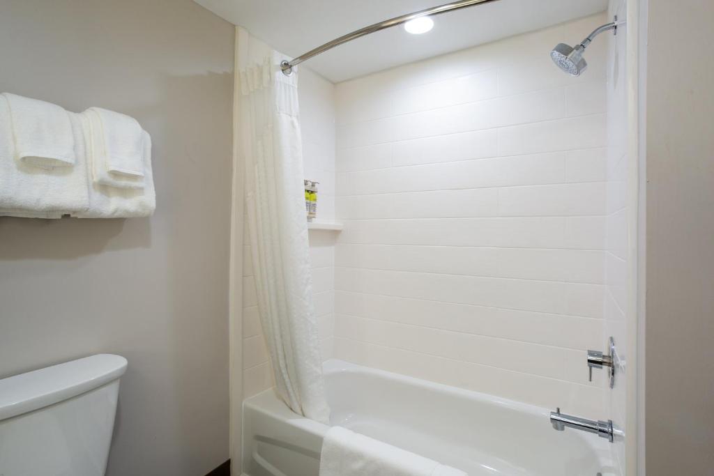Holiday Inn Express & Suites - Morehead City by IHG, Morehead City ...