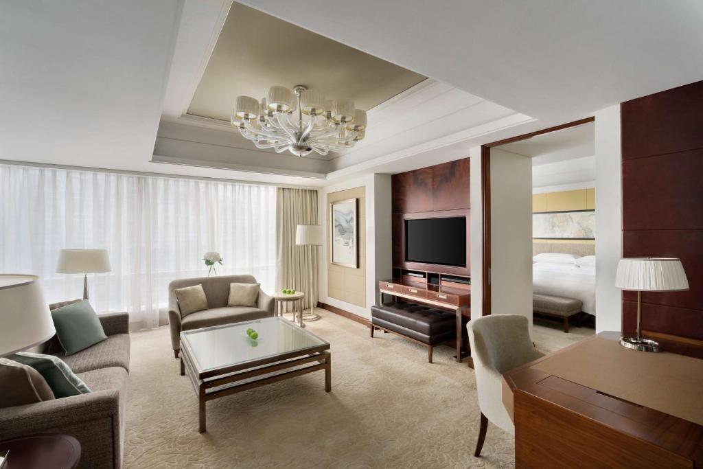 Kerry Hotel, Beijing by Shangri-La - 5 Kilometers to The Forbidden City ...