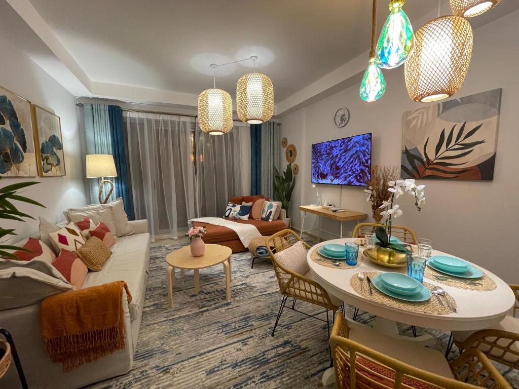 Top Notch Beach-vibe 1 Br Apartment - Sharjah
