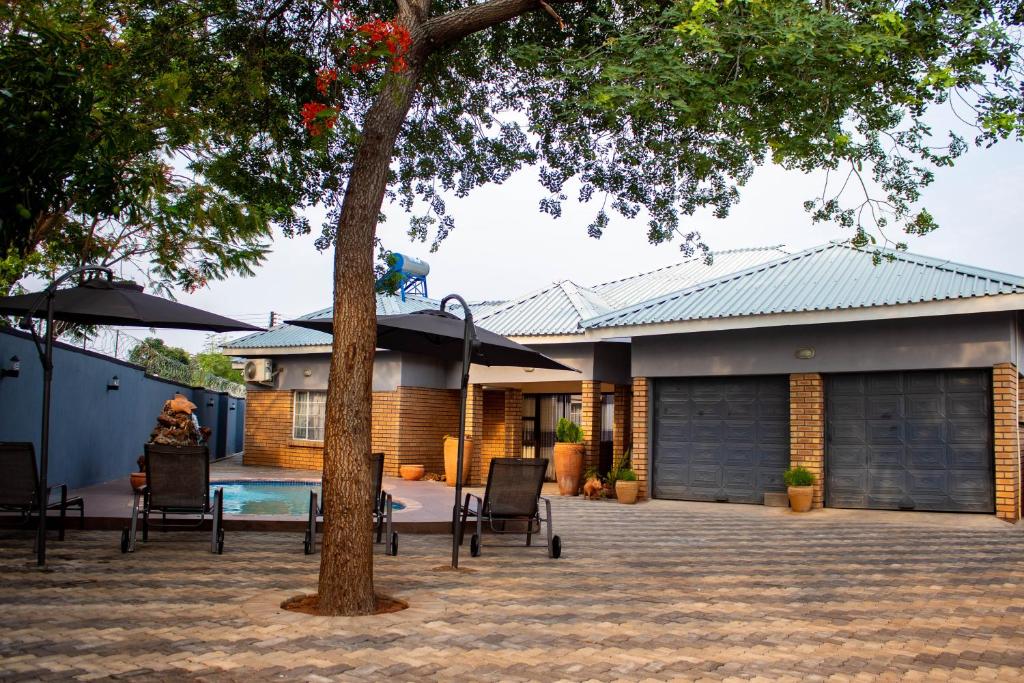 Chitova’s Guesthouse, Victoria Falls (updated prices 2026)