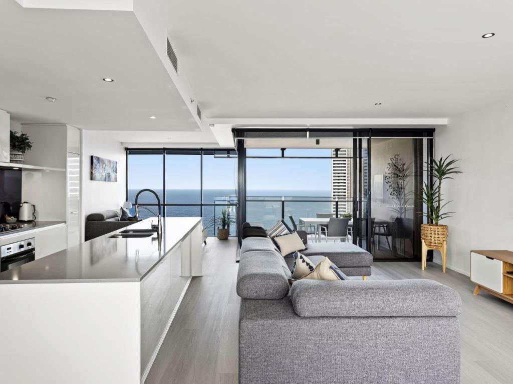 Circle on Cavill 37th Floor Ocean Views, Gold Coast (updated prices 2024)