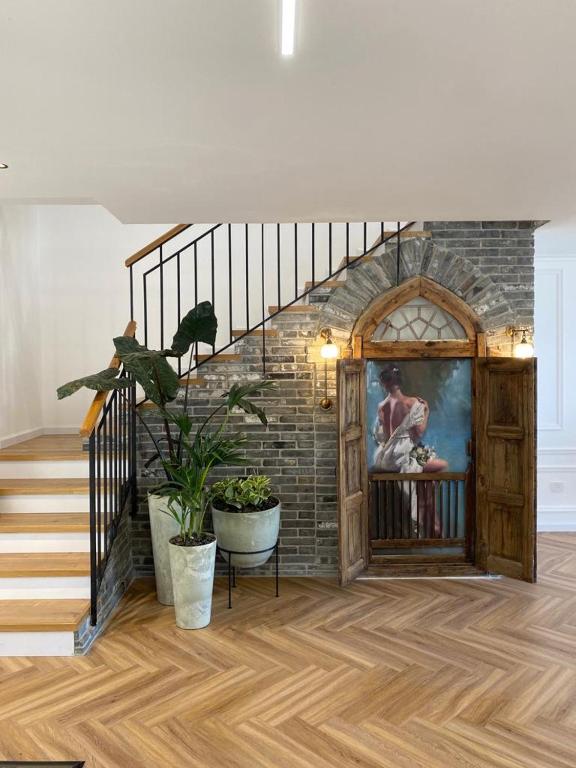 White House vip, Ashdod (updated prices 2025)