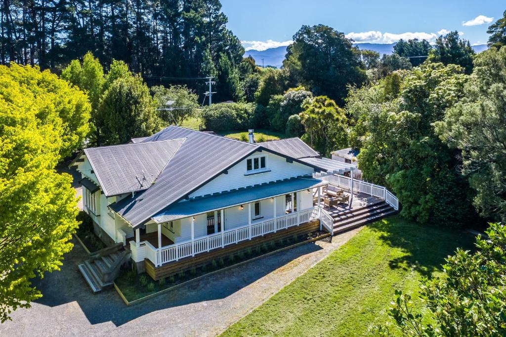 The Forest House, Pirinoa (updated prices 2026)