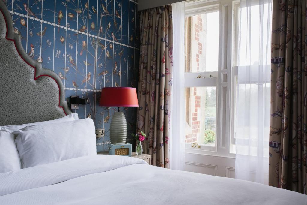 Pendley Manor, Tring (updated prices 2025)