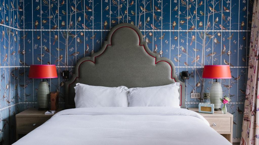 Pendley Manor, Tring (updated prices 2025)