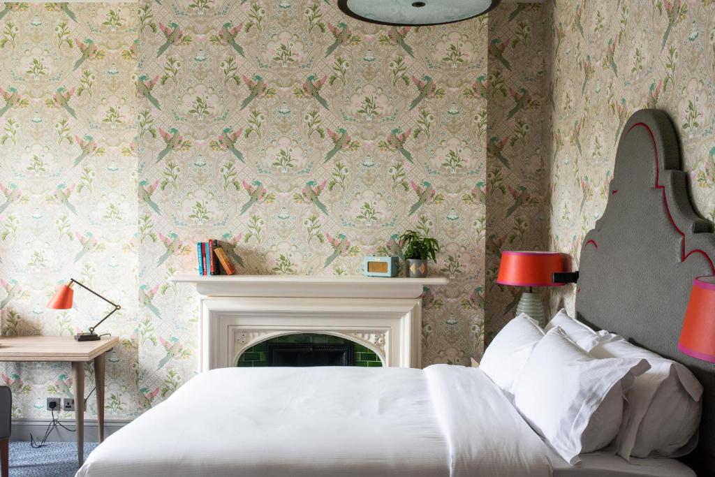 Pendley Manor, Tring (updated prices 2025)