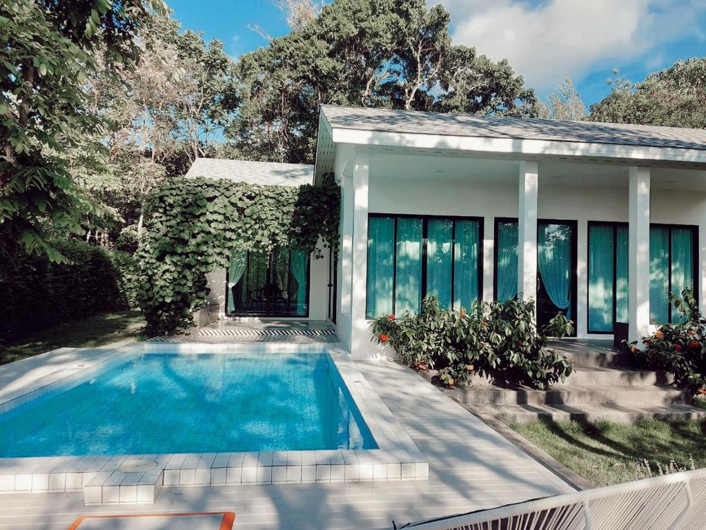 Harlow Pool Villa, Ban Phan Sadet Nai (aktualisierte Preise für 2025)