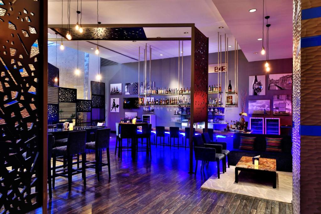 Radisson Blu Plaza Hotel Hyderabad Banjara Hills, Hyderabad (updated ...