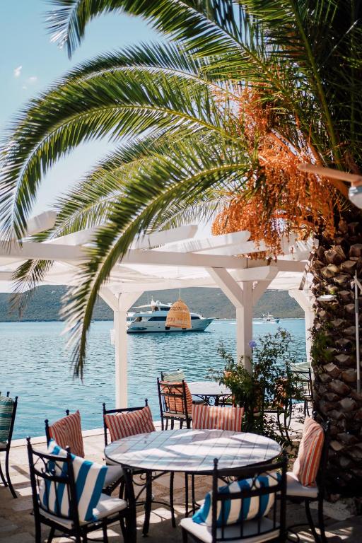 Villa Rava Hotel & restaurant, Rava (updated prices 2025)