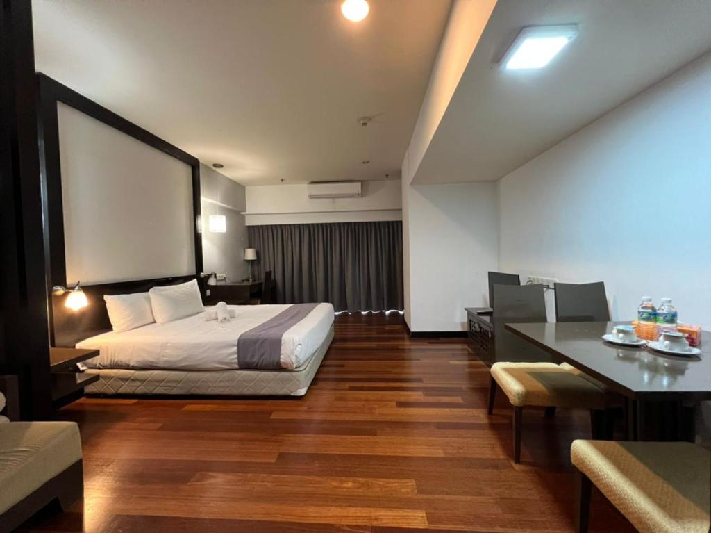 Raintree home Resort Suites At Bander Sunway Pyramid Hotel Tower ...