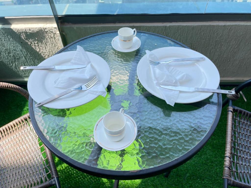 Luxury Room with Marina view close to JBR Beach and Metro with Shared Kitchen, Dubai (updated ...