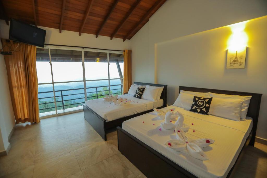 Heavens Gate, Galaha (updated prices 2026)