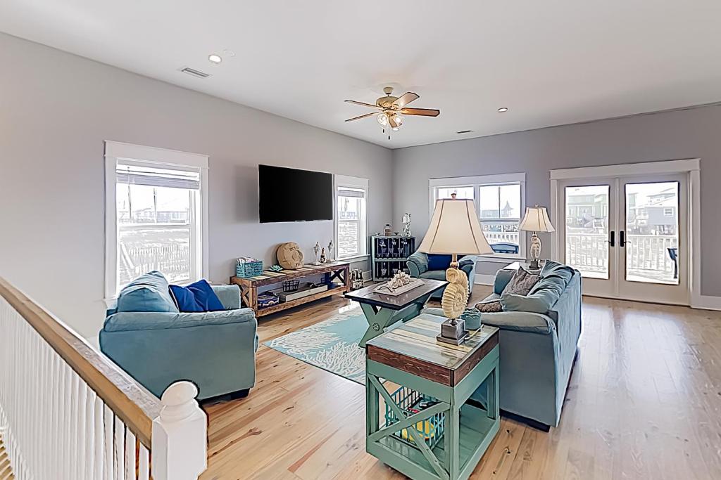 Ellie Fish, Gulf Shores (updated prices 2025)