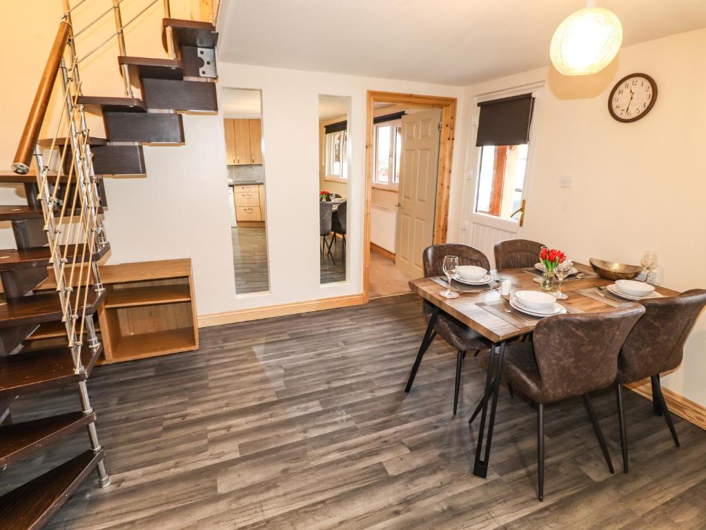 Sheep 2 At Doddick Farm in Keswick - Traveleto