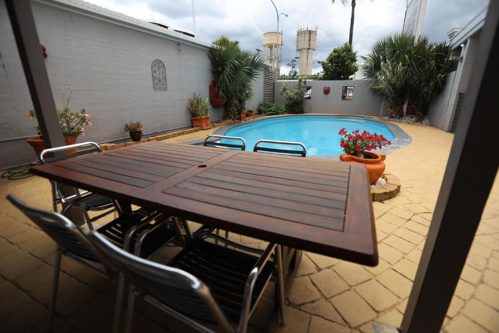 The Town House Motor Inn, Goondiwindi (updated prices 2025)