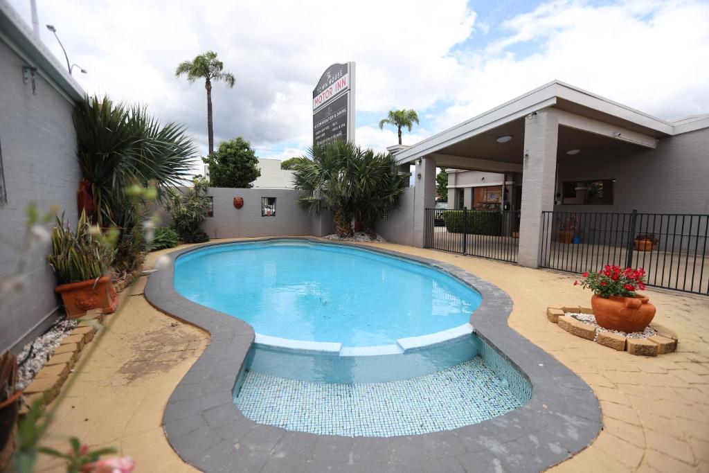The Town House Motor Inn, Goondiwindi (updated prices 2025)