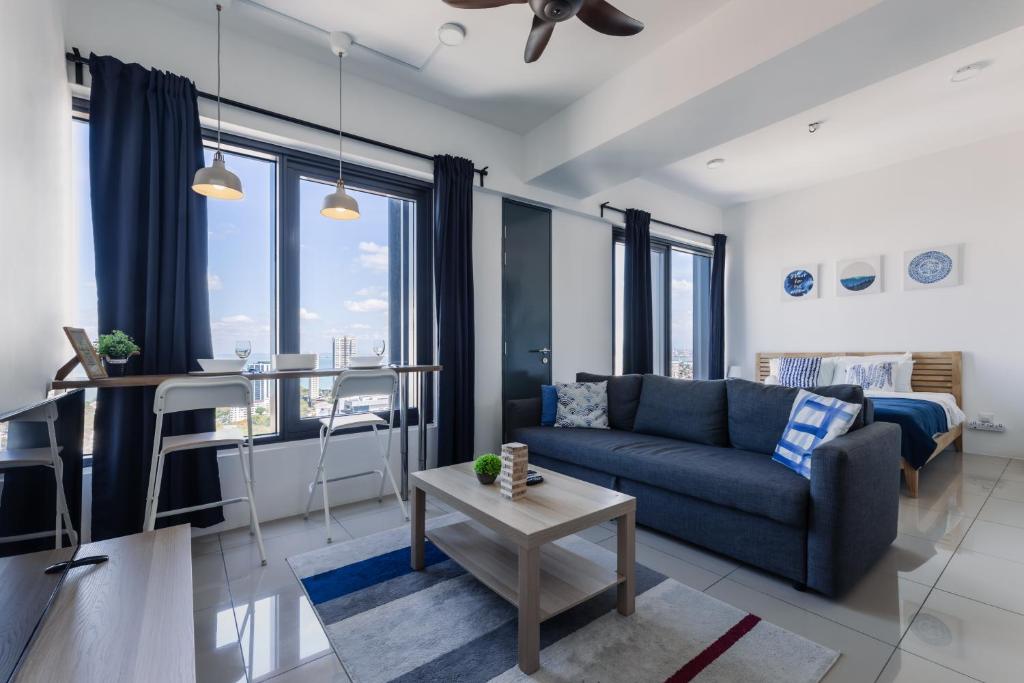 MUJI B&W Studio - Seaview at 218 Tropicana NEAR Komtar Food Heaven with Netflix & TV Box ...