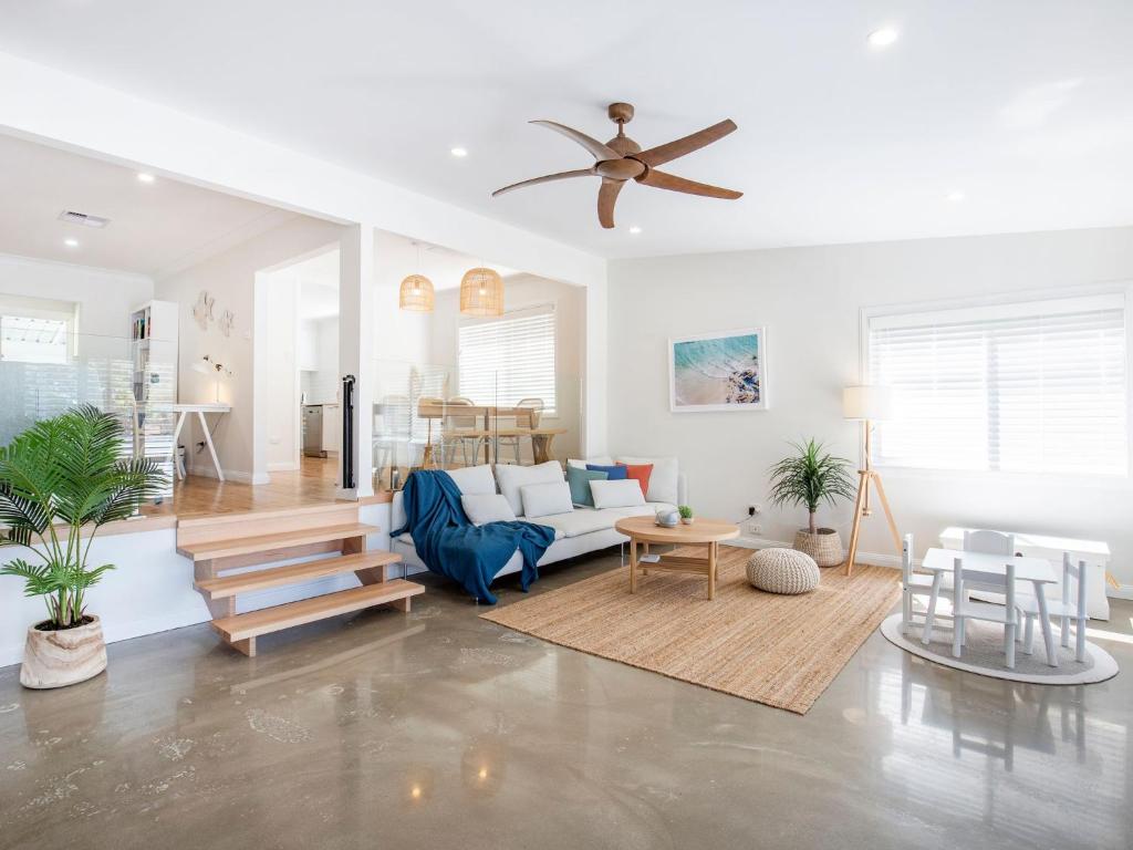 Fintry Beach House Pet Friendly 5 Mins Walk to Beach, Culburra Beach ...