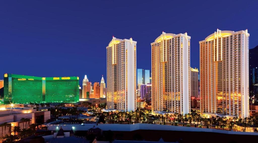 MGM Signature hotel BALCONY ,NO RESORT FEE, Las Vegas (updated prices 2025)