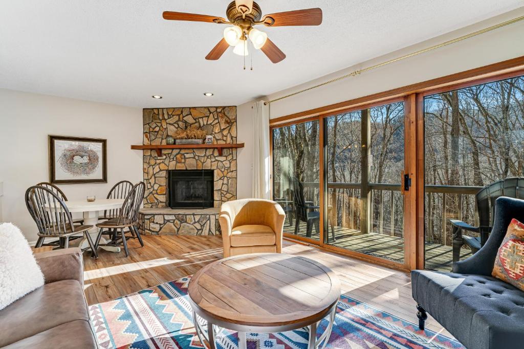 The Neer Nest, Seven Devils (updated prices 2025)