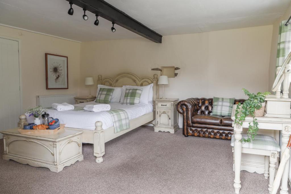 Bearslake Inn, Bridestowe (updated prices 2025)