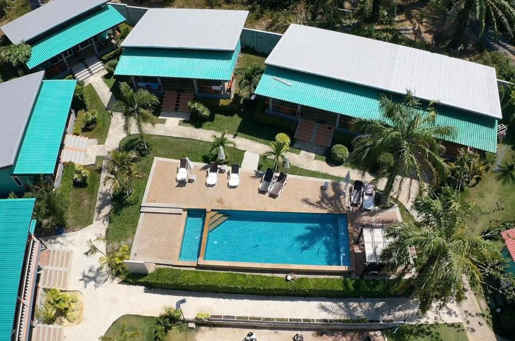 Tummaikaew Resort (Superior Room) - Krabi