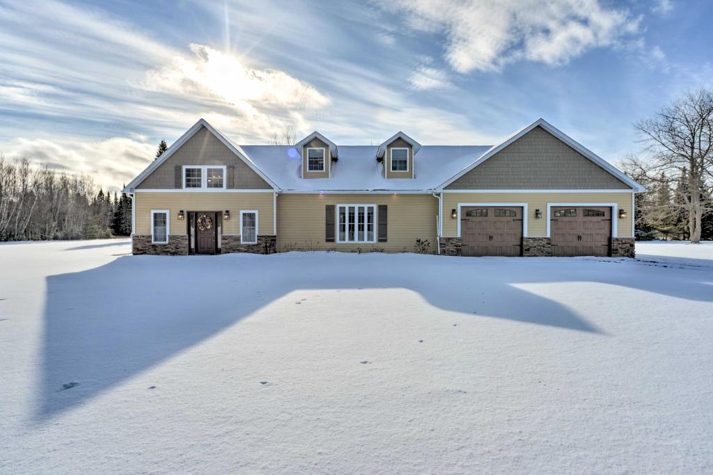 Upstate Hideaway with Hot Tub, 13 Mi to Malone!, Owls Head (updated ...