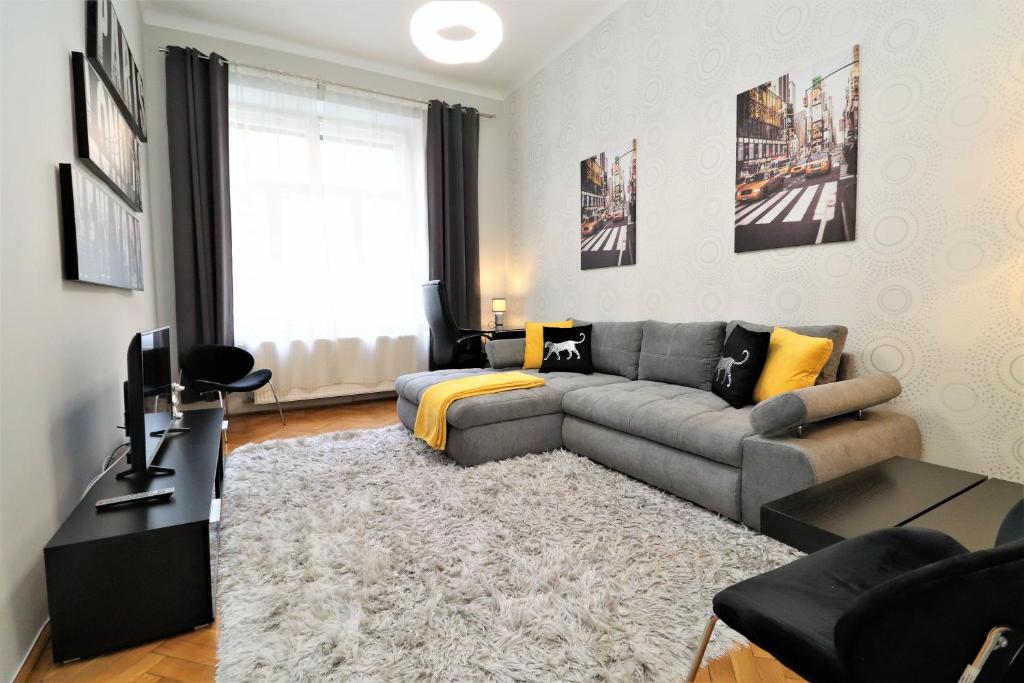 Nehru Part River Side Danube, Budapest (updated prices 2024)