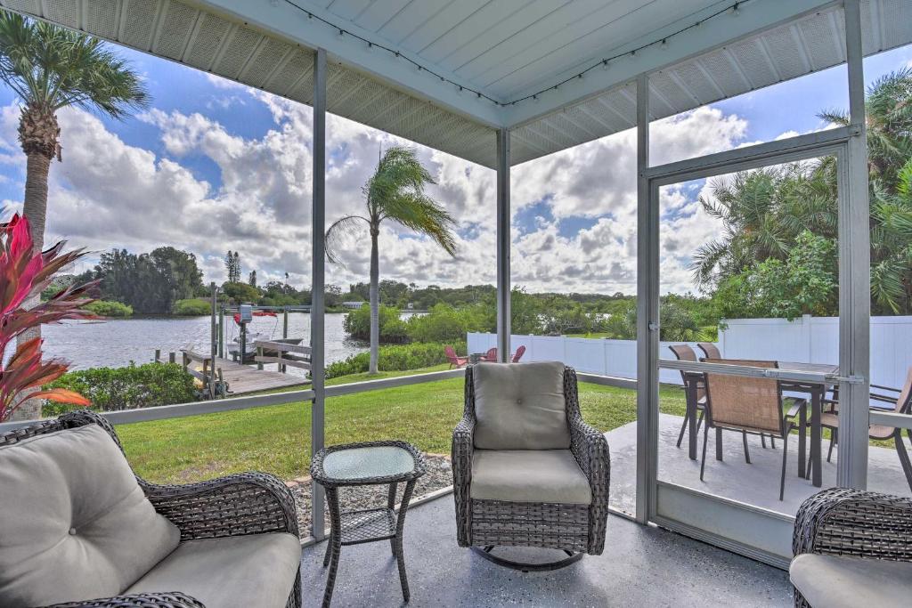 Waterfront Nokomis Escape with Dock, Kayaks and Bikes!, Nokomis ...