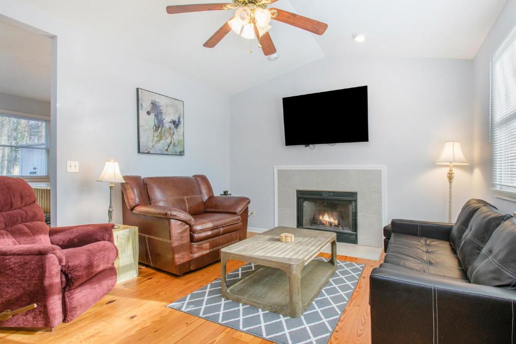 Beach Daze, Union Pier (updated prices 2025)