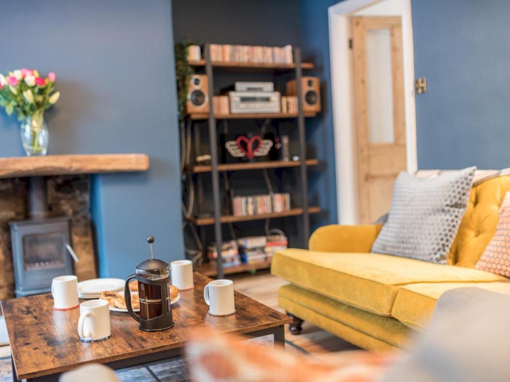 Pass The Keys Gorgeous Georgian 3 bed with parking and fireplace - Kirkby Lonsdale