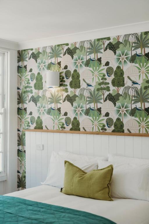 Nelson Palms in Nelson Bay - Traveleto