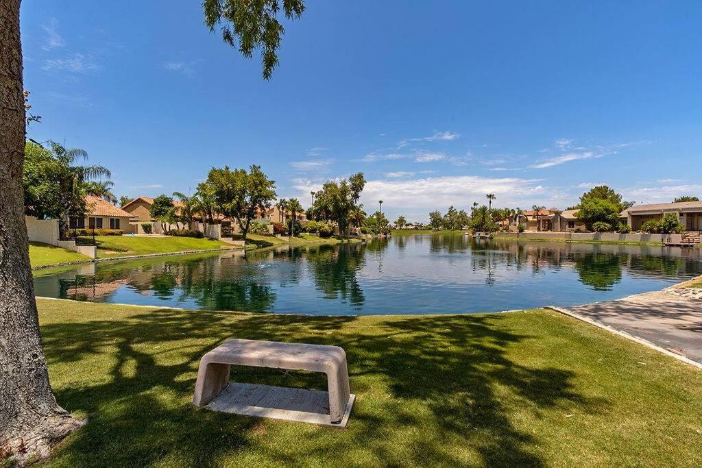 HOLLYHOCK - Pet-Friendly 4BR + Pool & Near World-Class Golf, Chandler ...
