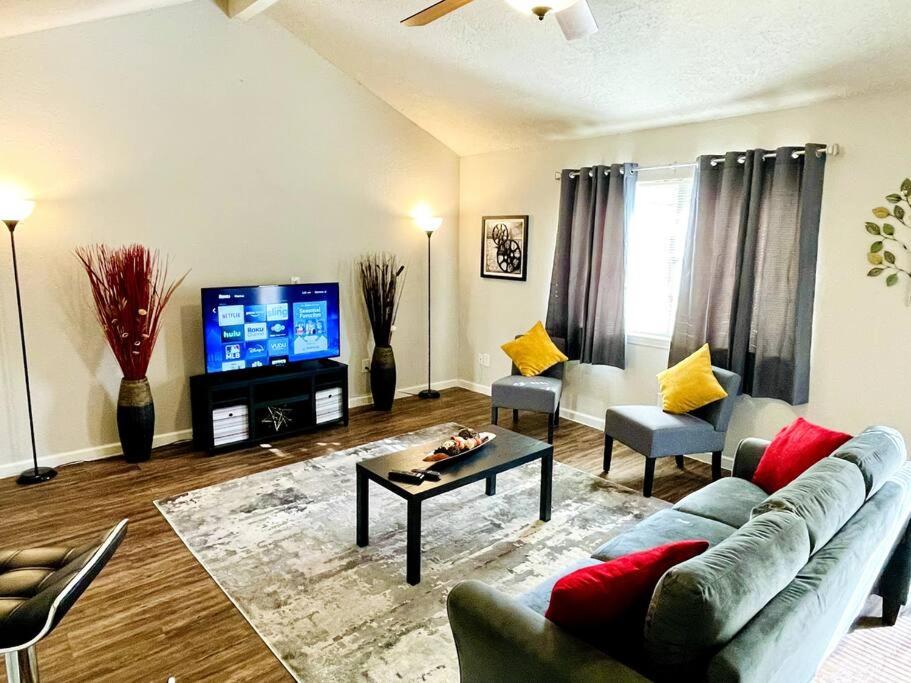 TEXAN house - 3 Bed, 2 Baths in The Woodlands, Spring (updated prices 2024)