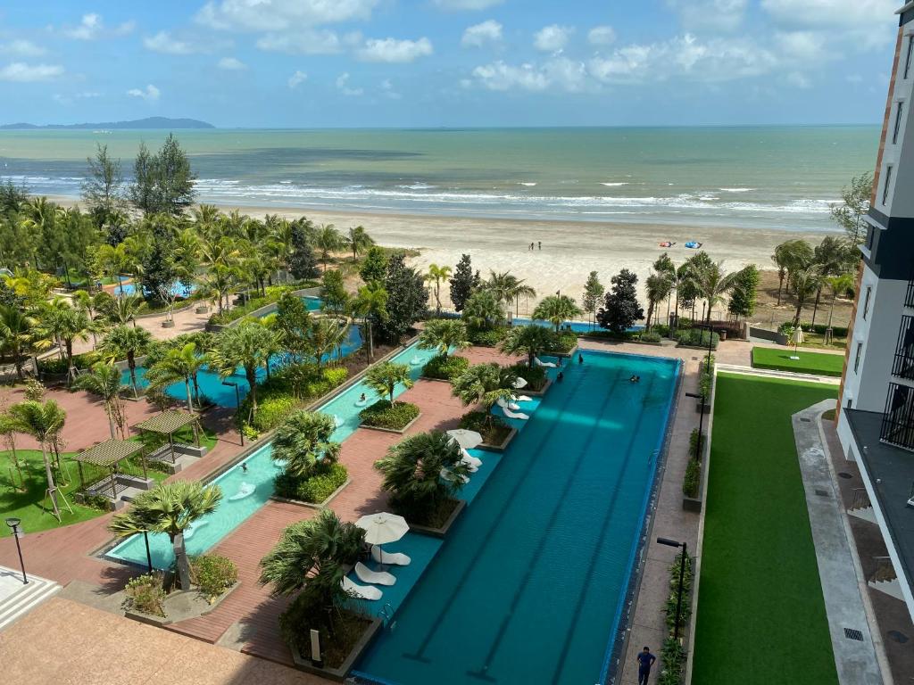Isix Seaview 2R2B at Timurbay Pantai Balok Kuantan Pahang, Kuantan ...