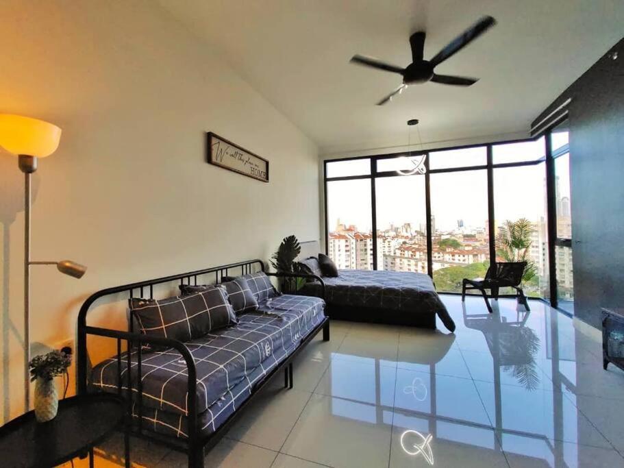 New Georgetown Stylist 2BR Homestay for 10pax 无敌美景两房民宿 Beacon Executive ...