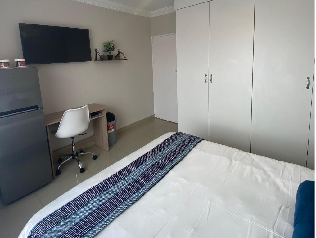Smart room in a quiet area with no load shedding, Centurion (updated ...