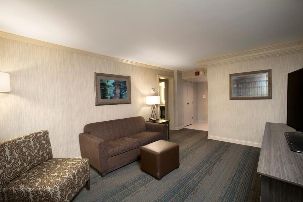 Holiday Inn Columbus Dwtn-Capitol Square by IHG, Columbus (updated ...
