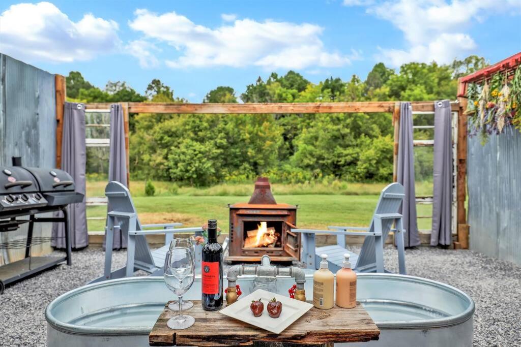 Luxury Glamping Hideaway with Heat, Sauna & Views!, Newport (tarifs ...