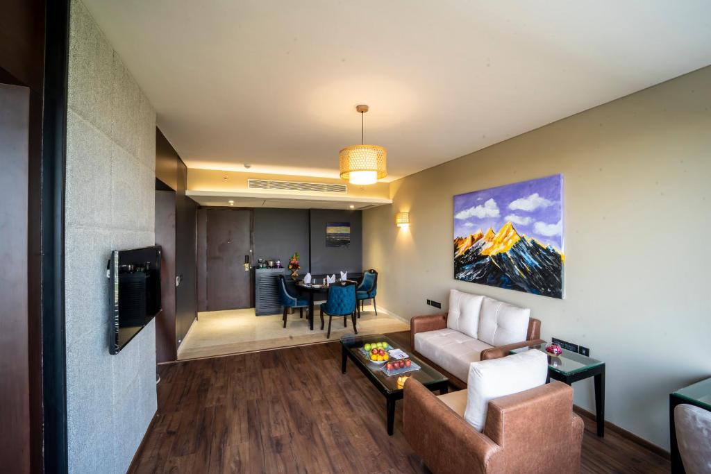 Essentia Luxury Hotel Indore, Indore (updated prices 2025)