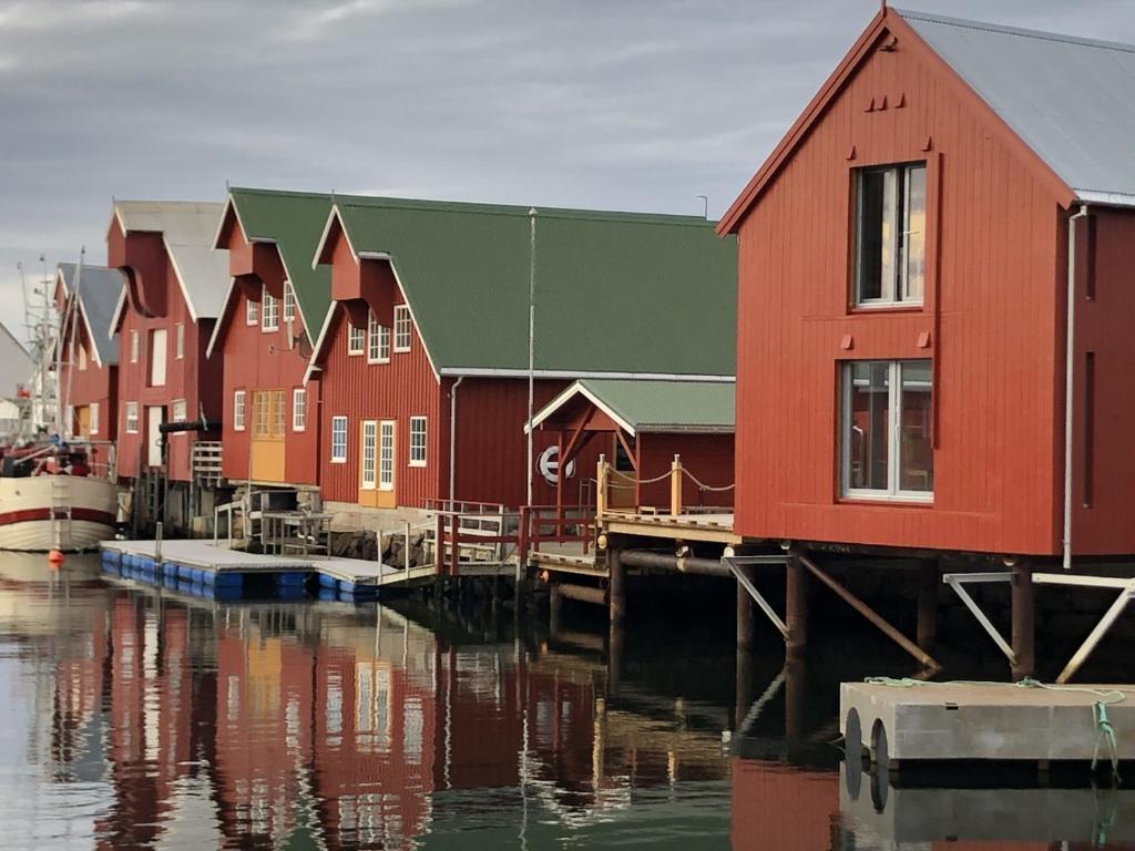 Robinsons Rorbu - located in Bud, Bud (updated prices 2025)