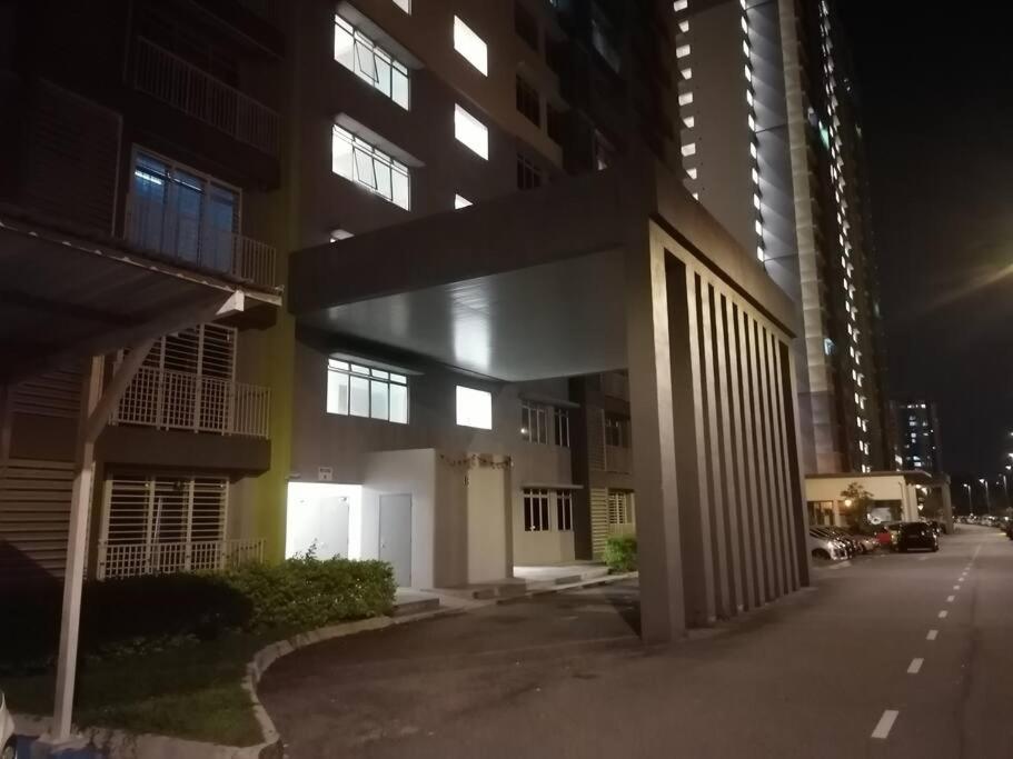 Comfy 3-bedroom Apartment With High-speed Wi-fi - Putrajaya