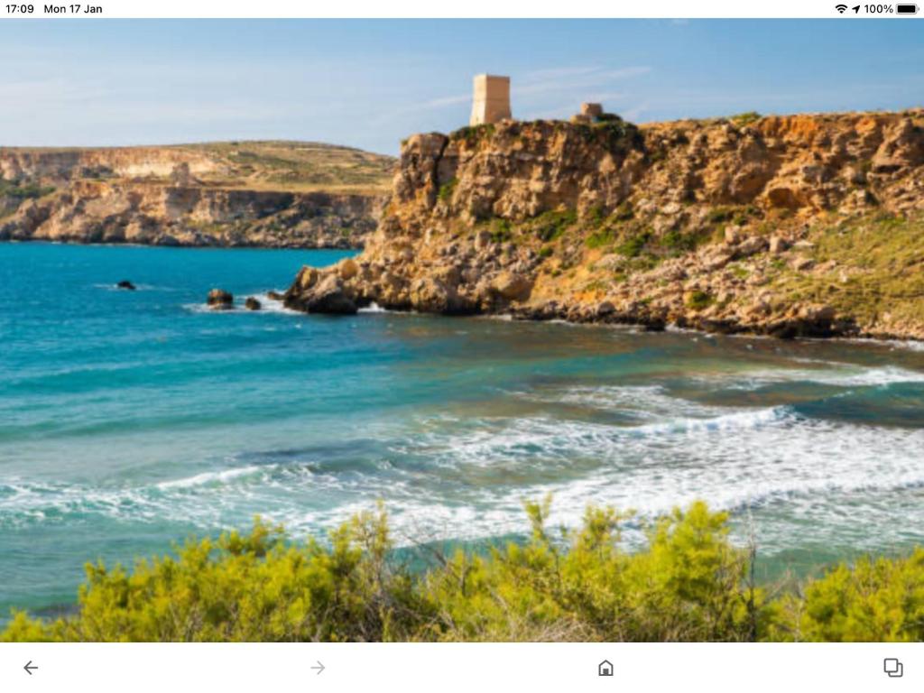 4-BEDROOM WARDIJA VILLA WITH POOL AND COUNTRYVIEWS (Malta Iż-Żebbiegħ ...