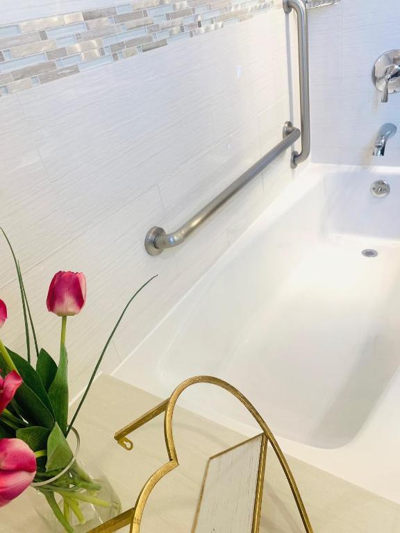 Madison LES Hotel, New York (updated prices 2025)