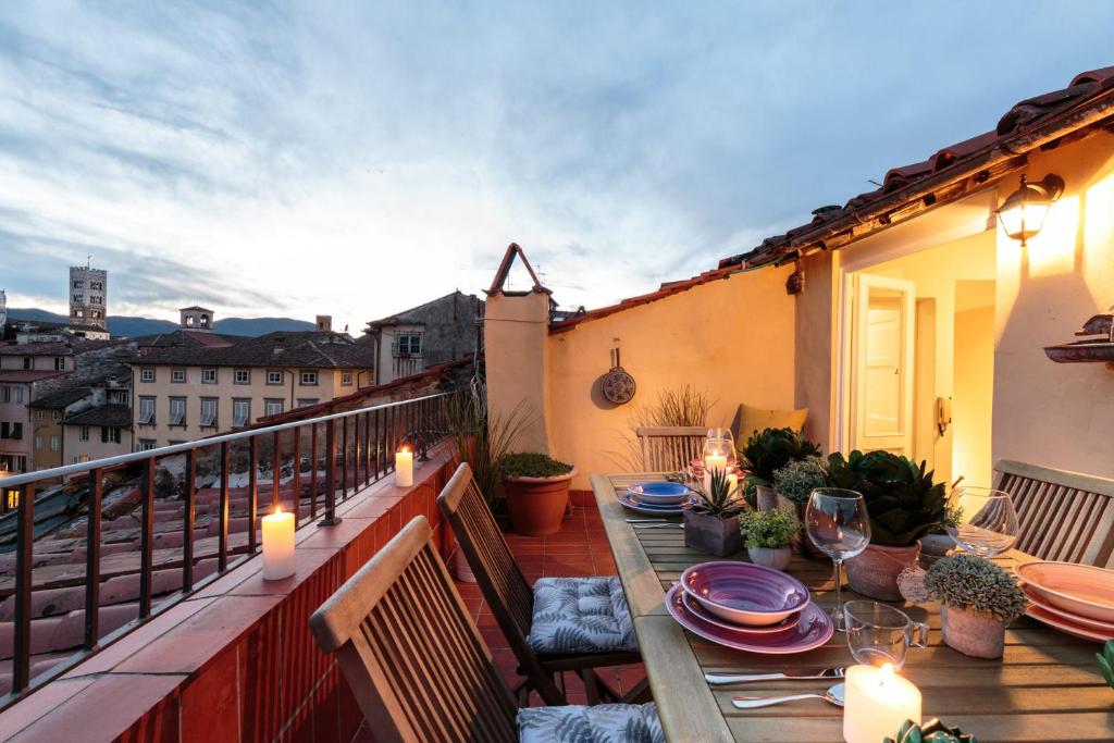 Terrazza Santa Croce, PANORAMIC TERRACE PENTHOUSE inside the Walls of ...